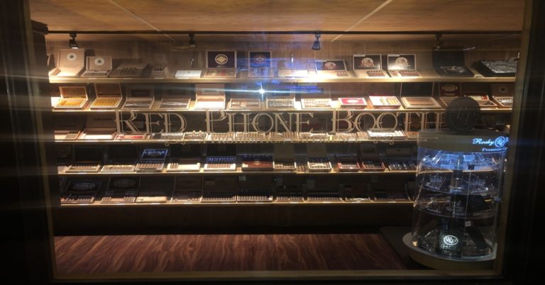 Red Phone Booth brings old-school vibes back to downtown Atlanta