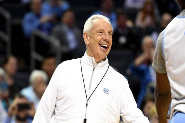 Hall of Famer Roy Williams retires after 33 seasons at UNC, Kansas