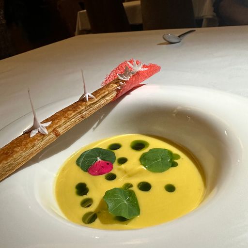 Savouring Restaurante Giratorio's Scenic Splendour, New Menu