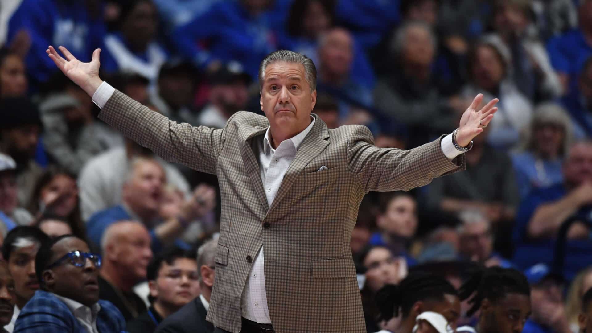 John Calipari finalizing deal to leave Kentucky for Arkansas